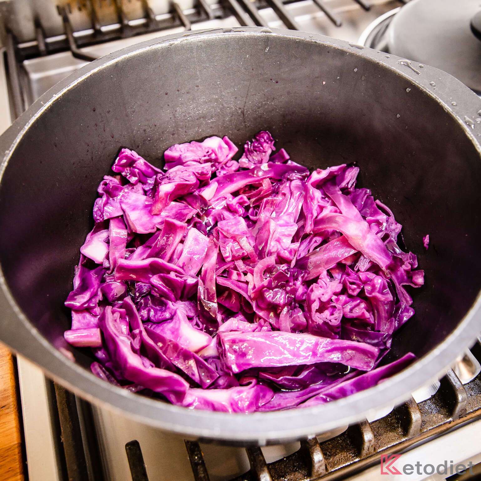 Easy Braised Red Cabbage: A Budget-Friendly Low-Carb Side Dish ...