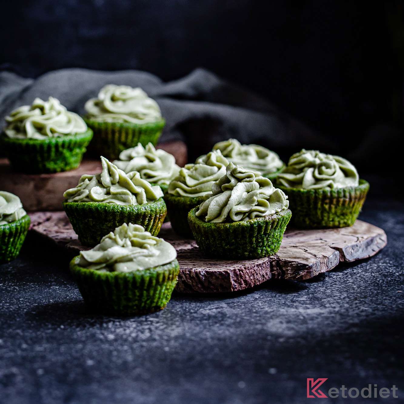 Low-Carb Green Cupcakes with Matcha Frosting | KetoDiet: Real Food ...